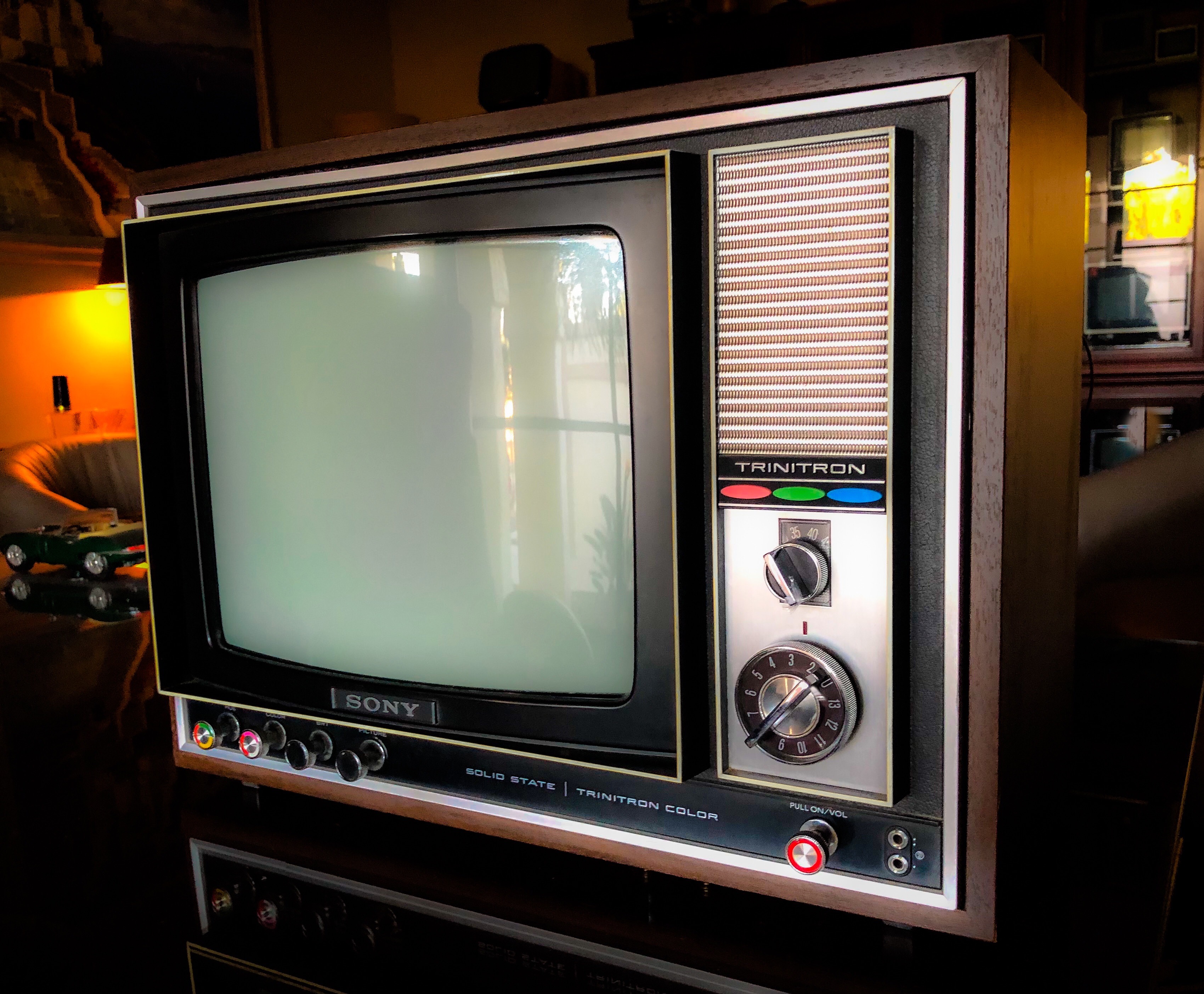 Page Five Trinitron | Visions4 Magazine